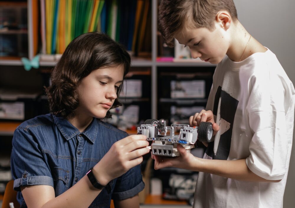 Top 11 Best Fidget Toys to Help Your Teen with Focus and Anxiety ...