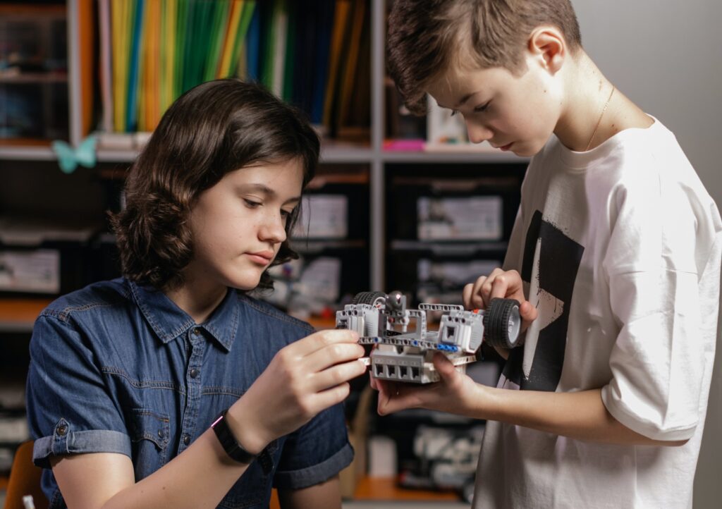 Indoor Games For Siblings | Childhood Adventures by The Entertainer